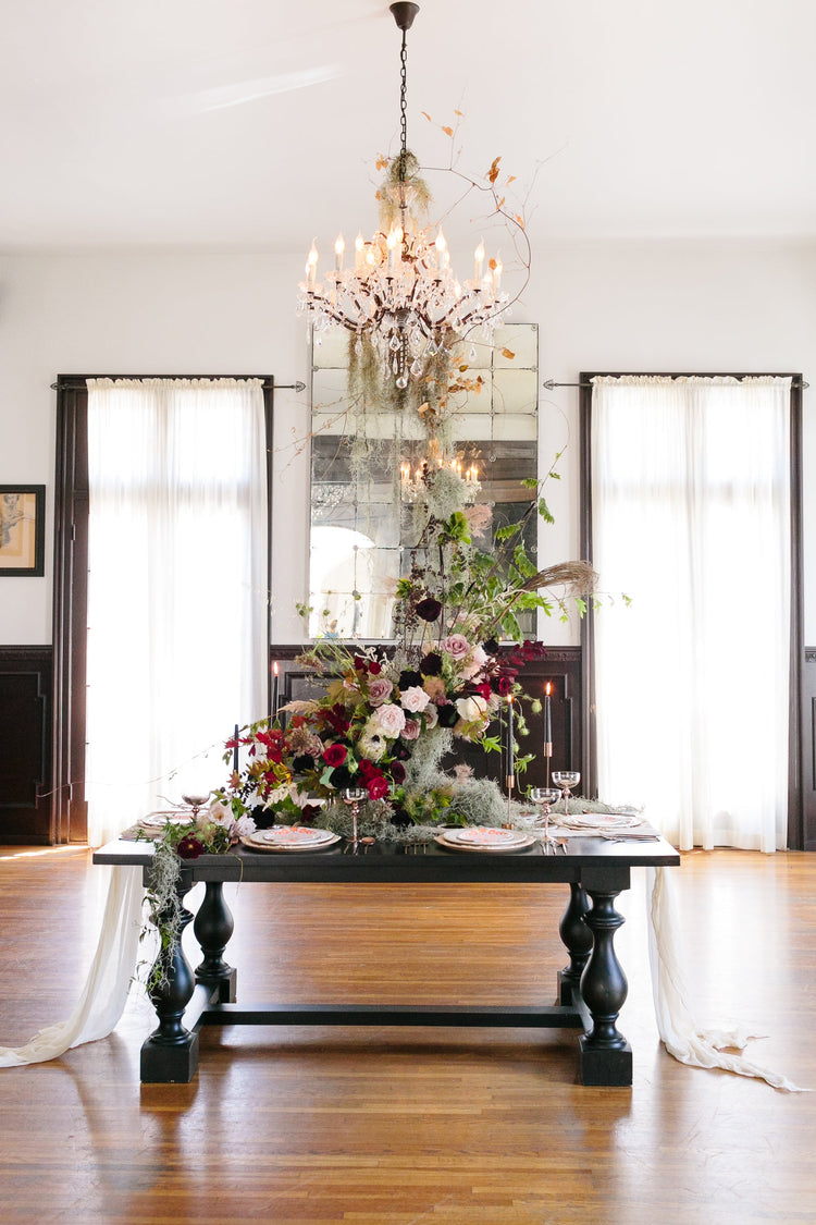 How to Host an Elegant Halloween Party: Sophisticated Spooky ...
