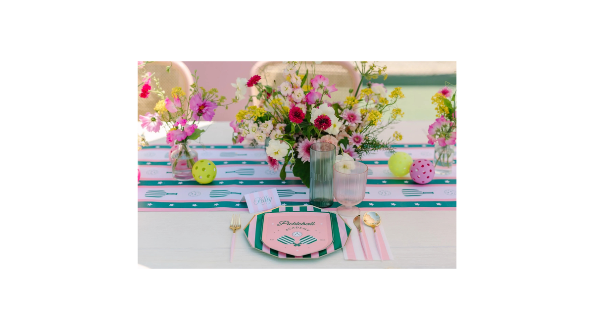 How to Use Paper Table Runners to Style Your Party Table – Bonjour Fête